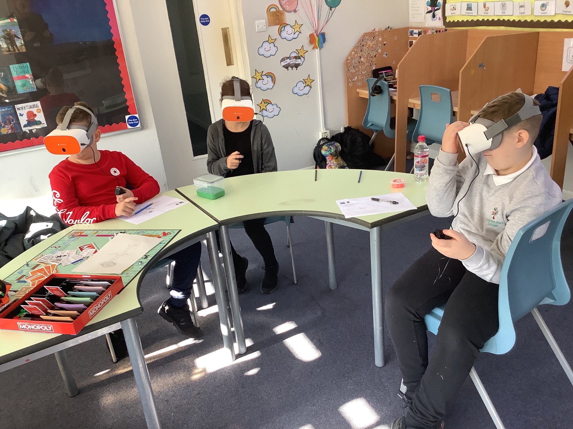 VIRTUAL REALITY OPENS UP A WHOLE NEW WORLD OF LEARNING - Longdon Park ...